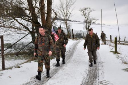 Encore des photos de la Marche commémorative de la 82ème Airborne (La ...