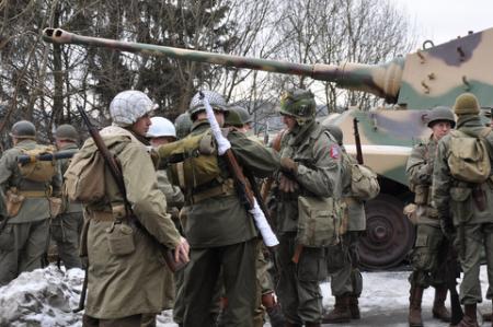 Encore des photos de la Marche commémorative de la 82ème Airborne (La ...