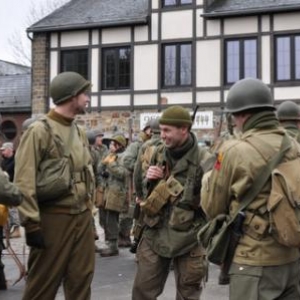 Encore des photos de la Marche commémorative de la 82ème Airborne (La ...